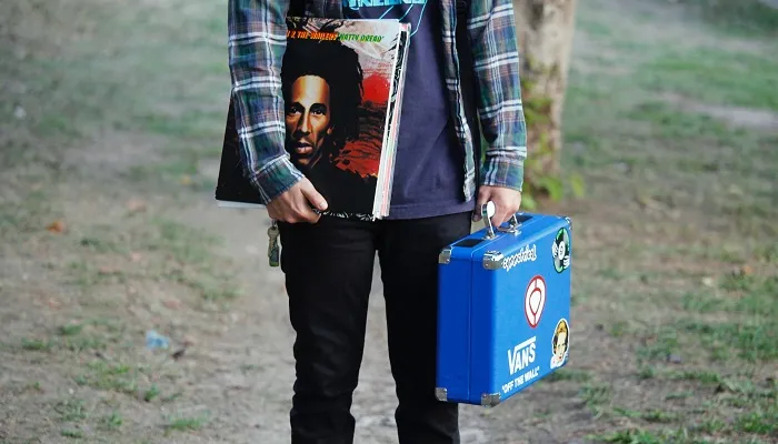 What Is an LP in Music? (+ Major Differences with an EP)