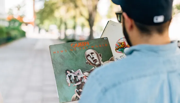 What Is an LP in Music? (+ Major Differences with an EP)