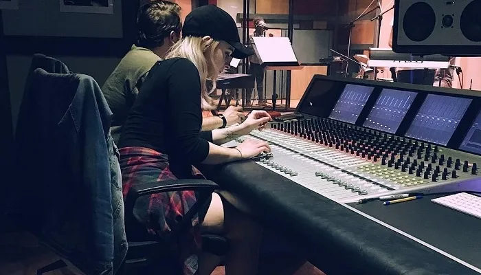 What Are Music Engineers and What do They Do?