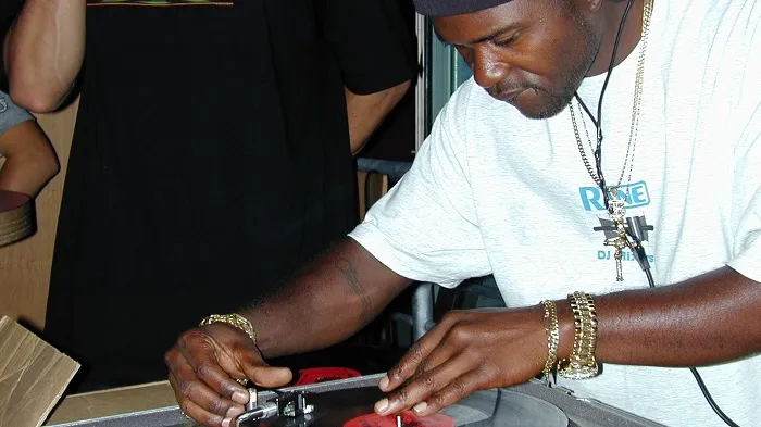 What is Rap Music? Characteristics, Famous Rappers & Examples