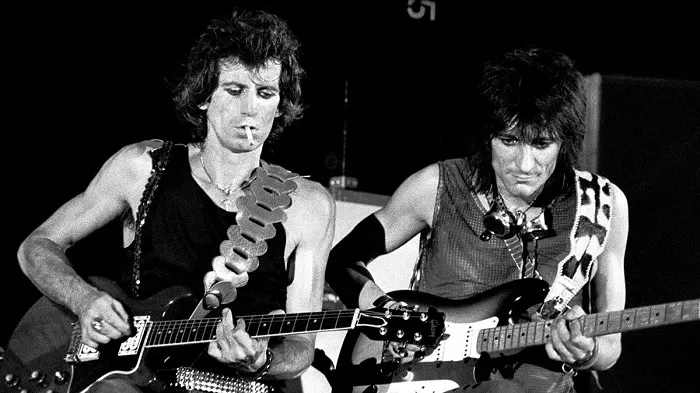 What is R&B Music? Characteristics, Famous Artists & Examples