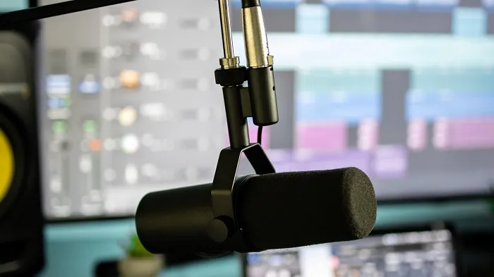 What Is Lo-fi Music? Meaning, History & Characteristics