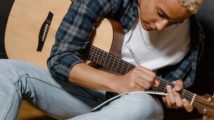 What Is A Hook In Music? Meaning, Characteristics & Examples