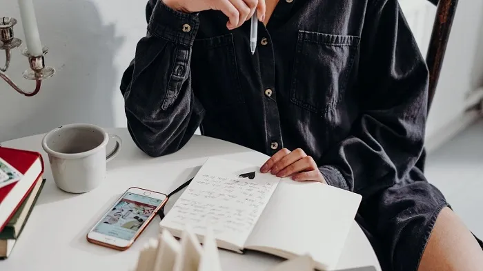 What Is a Refrain in Music? Definition, Characteristics & Examples