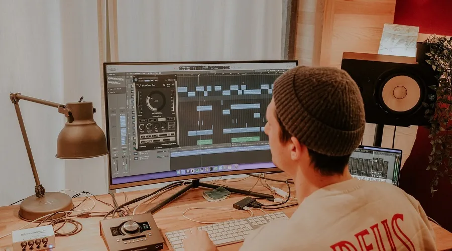 What Is a Track in Music? Meaning, Types & Explanation