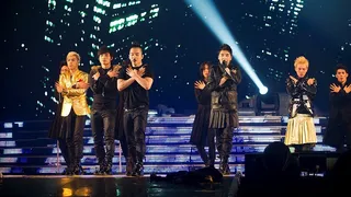 What is A Music Single? Meaning, Uses & Examples