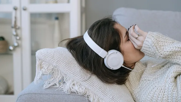 What is Tone in Music? Meaning & Examples