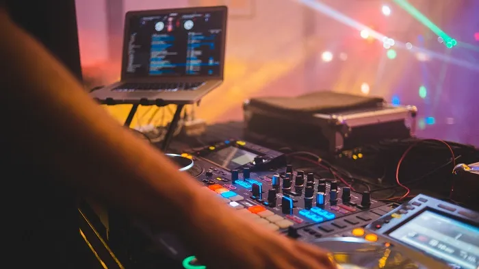 What Is a Remix? Meaning, Types & Examples