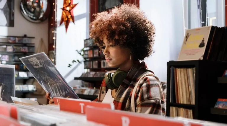 What is an EP in Music? Definition and Story of the Extended Play