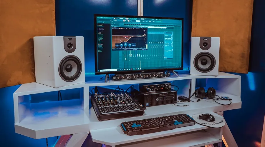 What Is Reverb in Music? Meaning, Uses & Examples