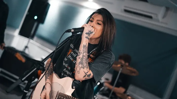 What Is Alternative Music? Definition, Characteristics, Artists & Examples