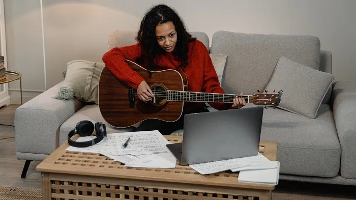 What Is a Chorus? Meaning, Types & Examples