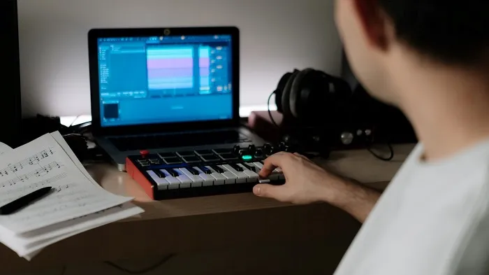 What Is a Refrain in Music? Definition, Characteristics & Examples