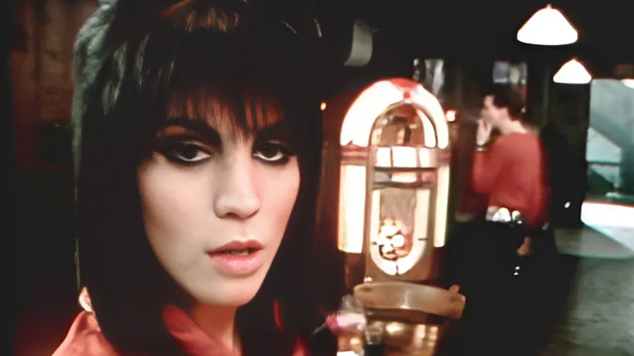 30 Easy Songs for Karaoke (Top Picks for Beginners)